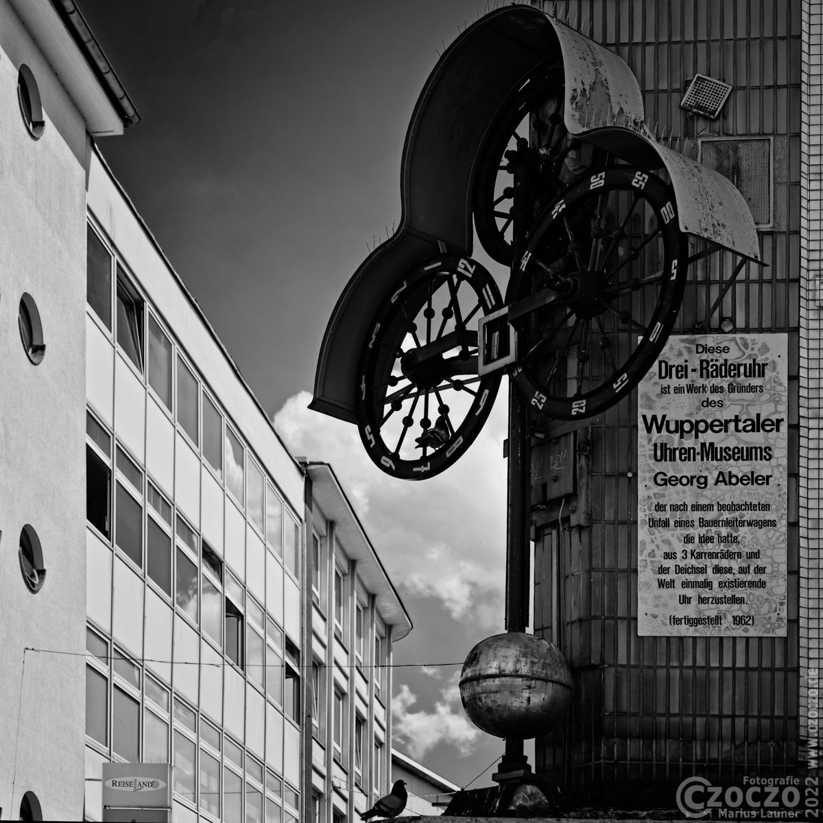 Drei-Räderuhr - https://czoczo.de